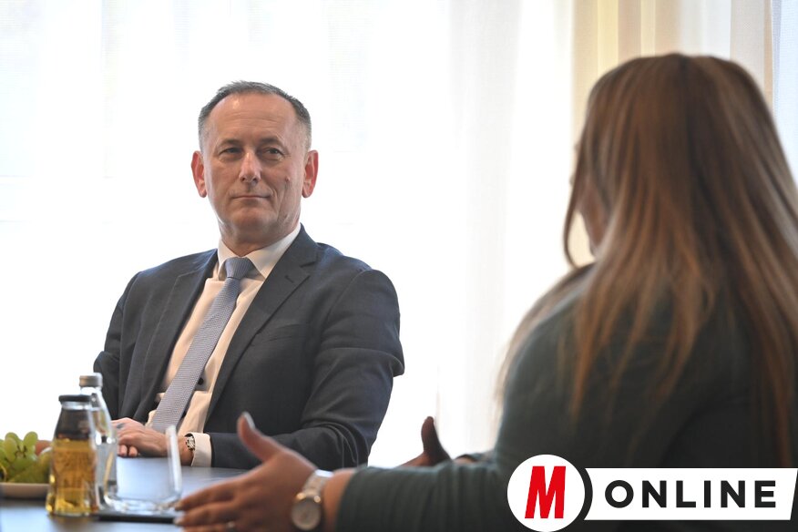 A Magyar Szó-házba látogatott Magyar József nagykövet – GALÉRIA | Magyar Szó